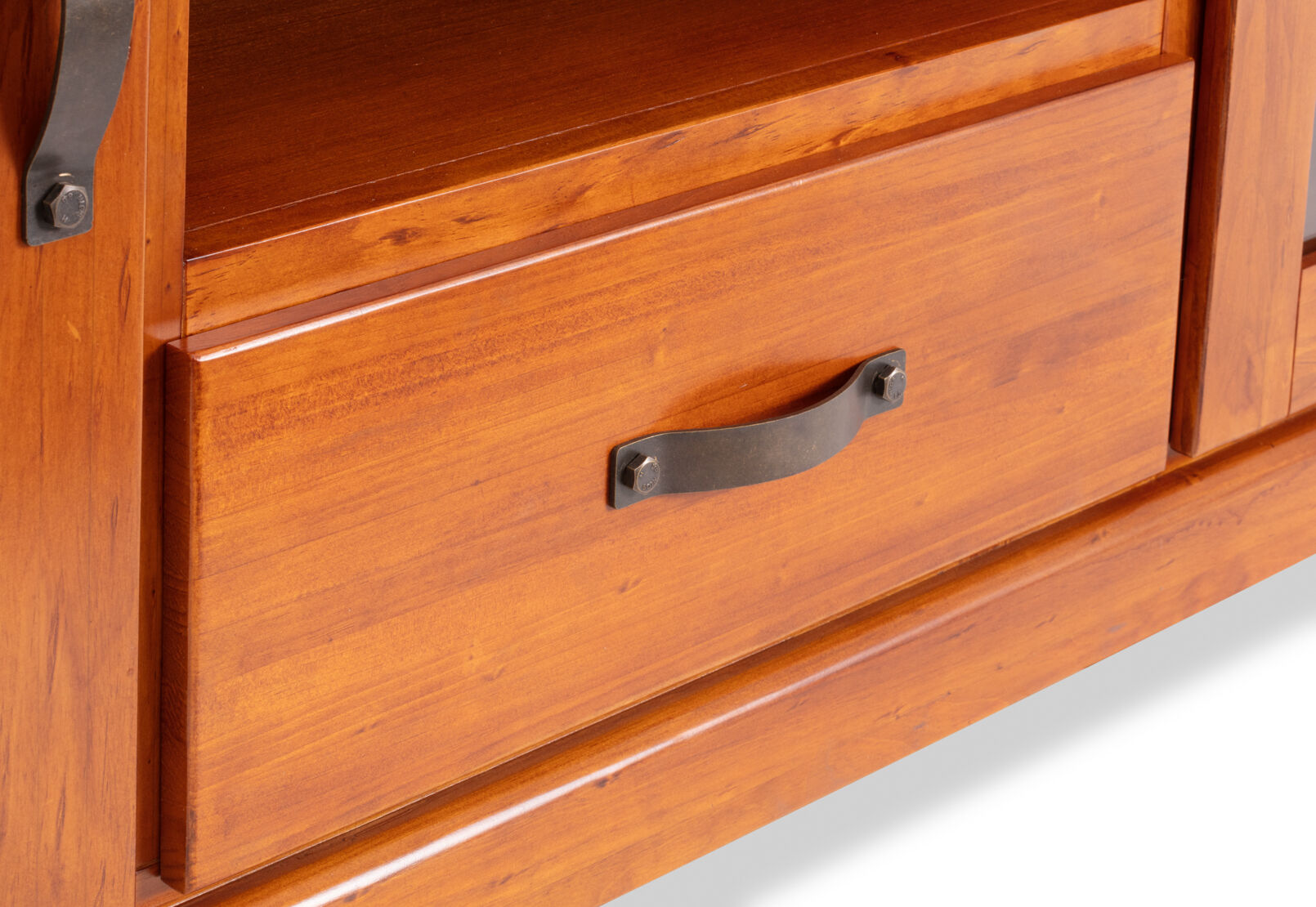 RUSTIC CALLAGHAN Medium Entertainment Unit