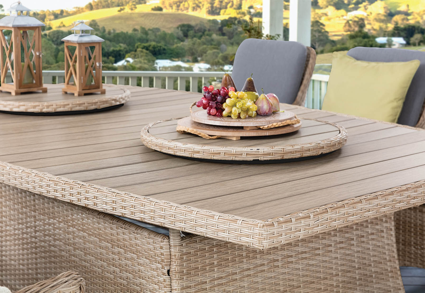 NATURAL LUAU Outdoor Dining Table