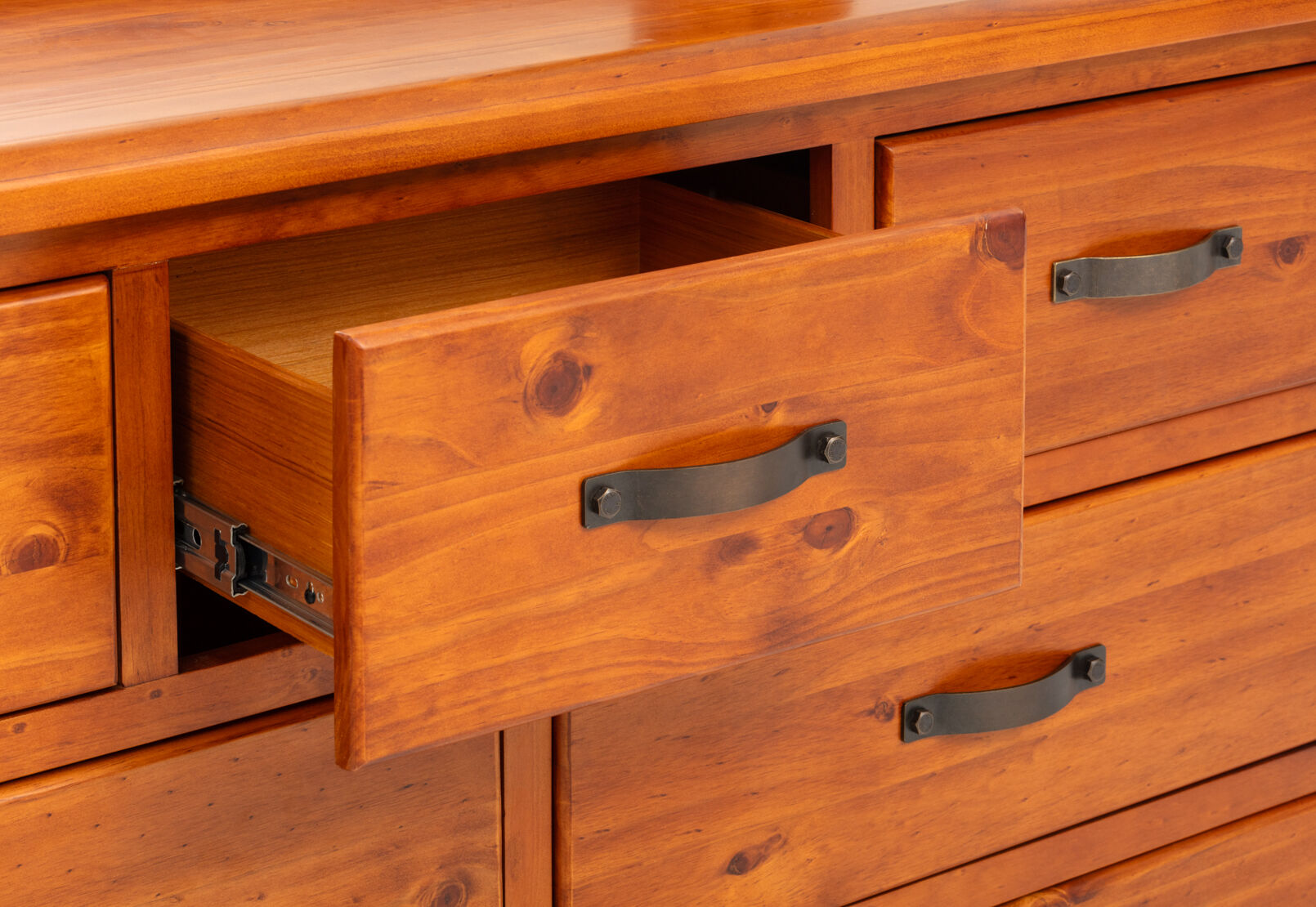 RUSTIC CALLAGHAN 7 Drawer Dresser with Mirror