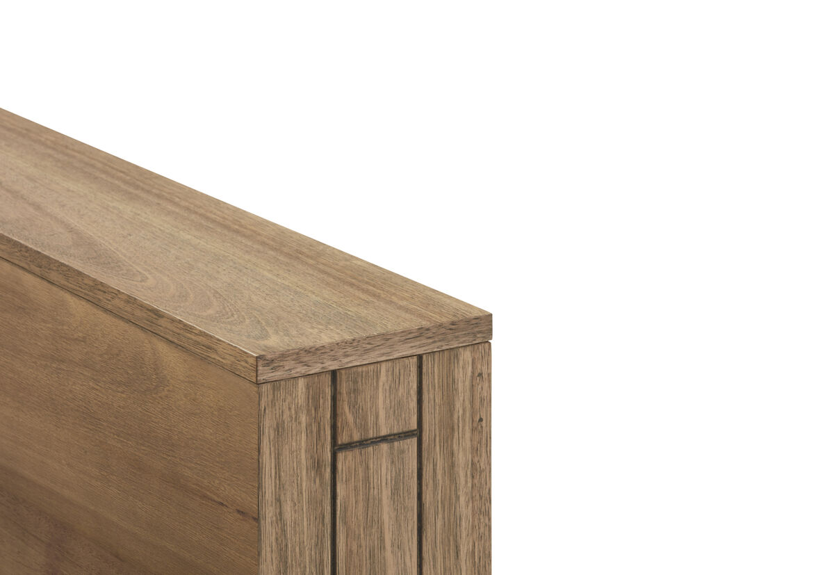 LIGHT OAK MATTEO Queen Bed