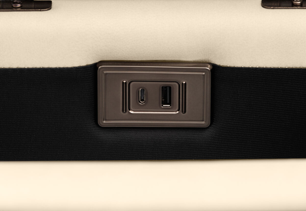 BEIGE LEANDRO Theatre Suite