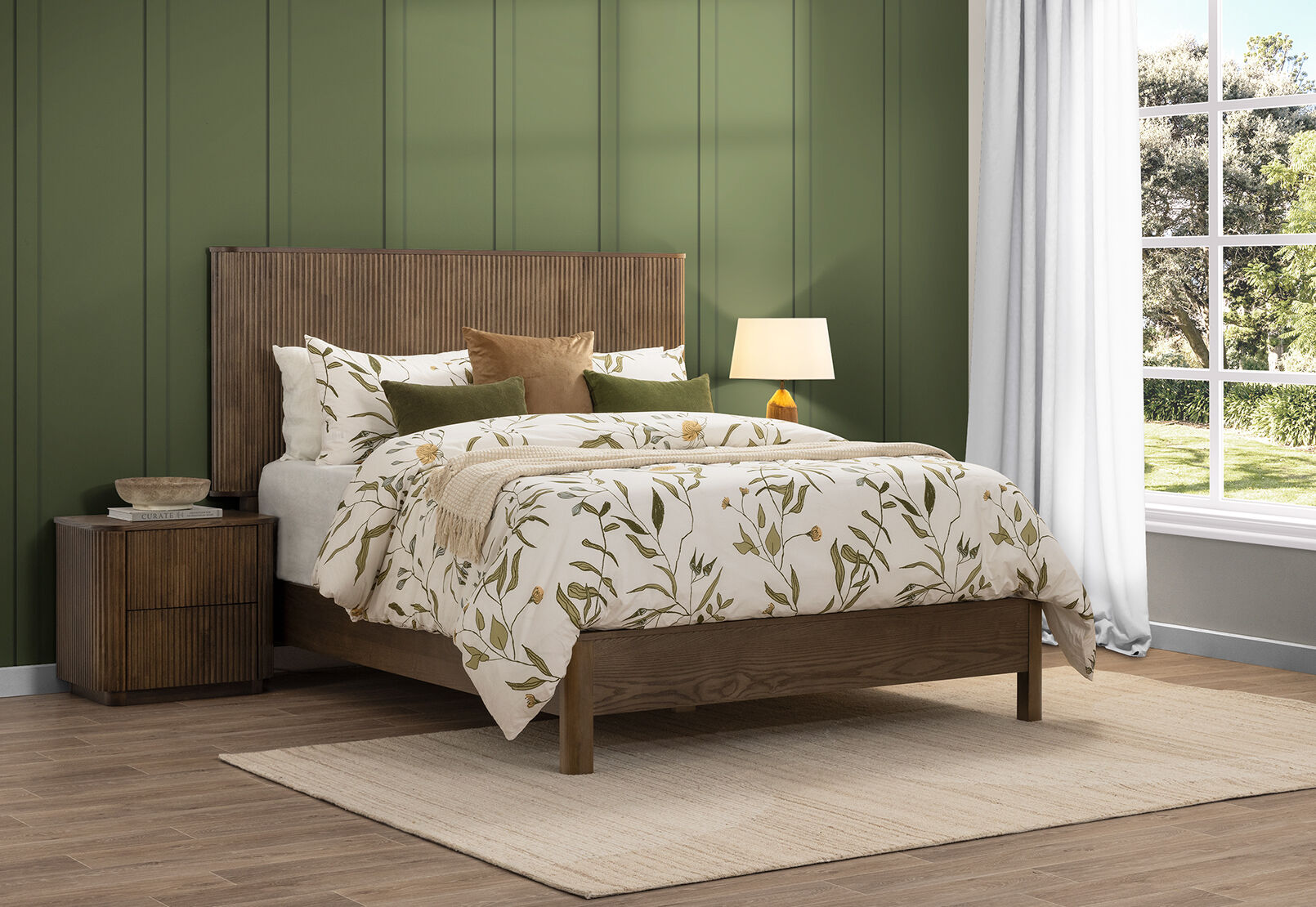 WALNUT ADEONA Queen Bed