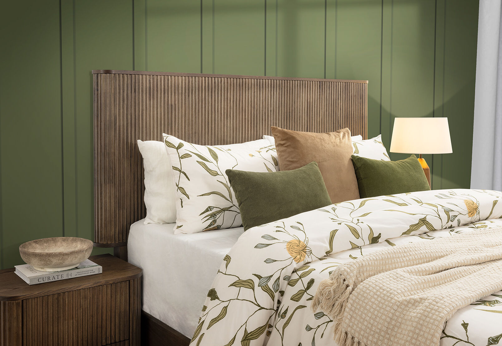 WALNUT ADEONA Queen Bed