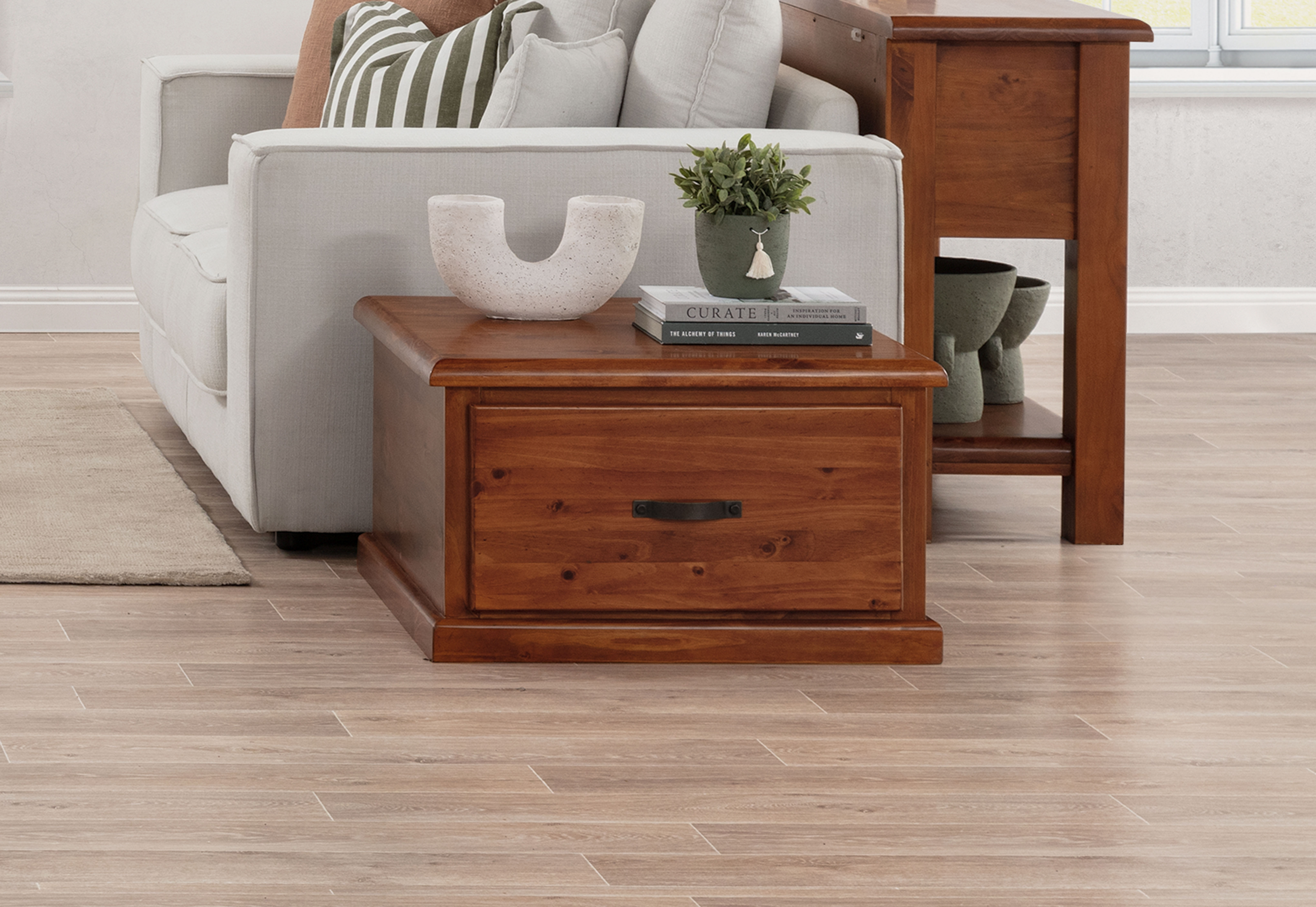 RUSTIC CALLAGHAN Lamp Table