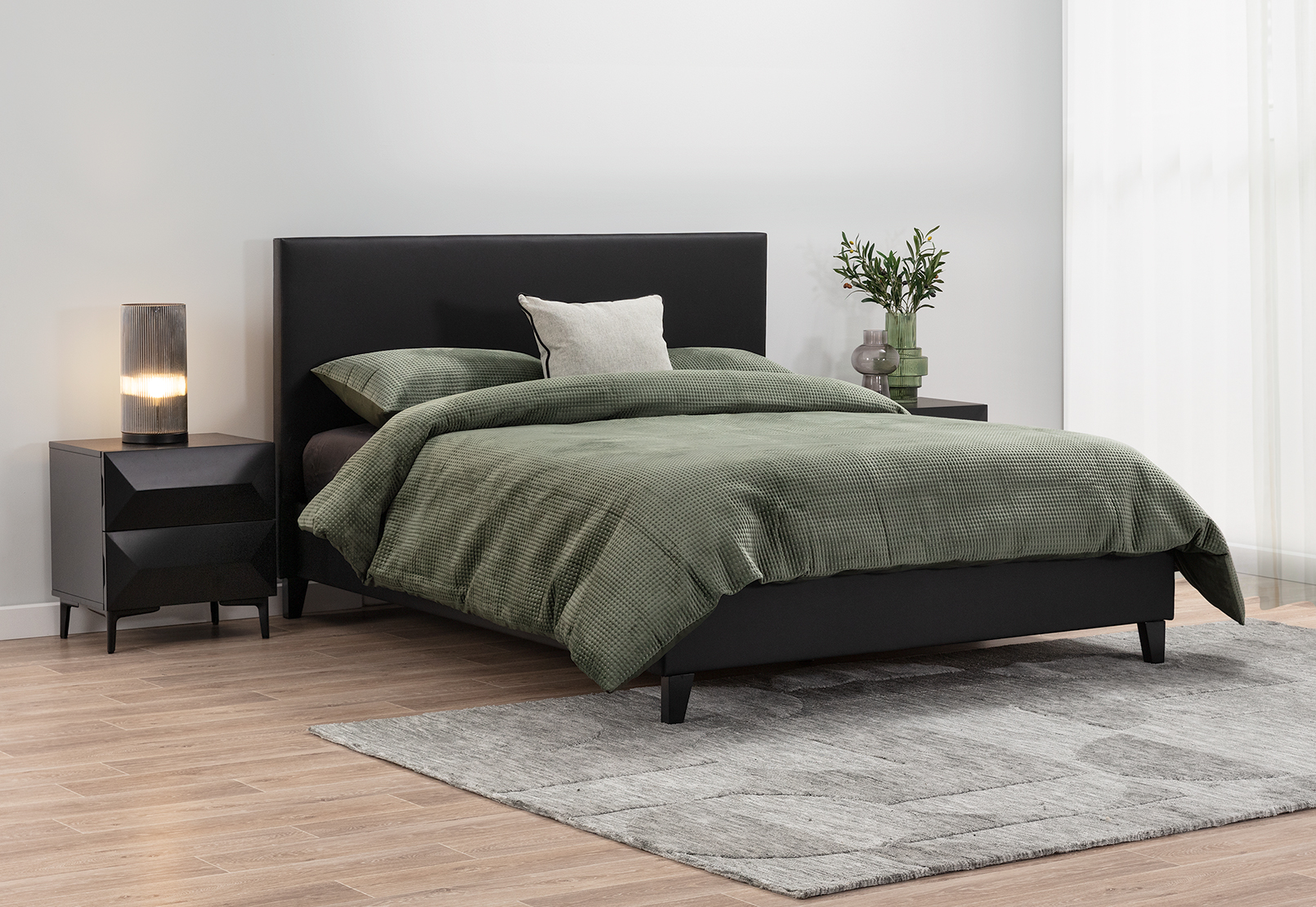 BLACK GERARDO King Bed