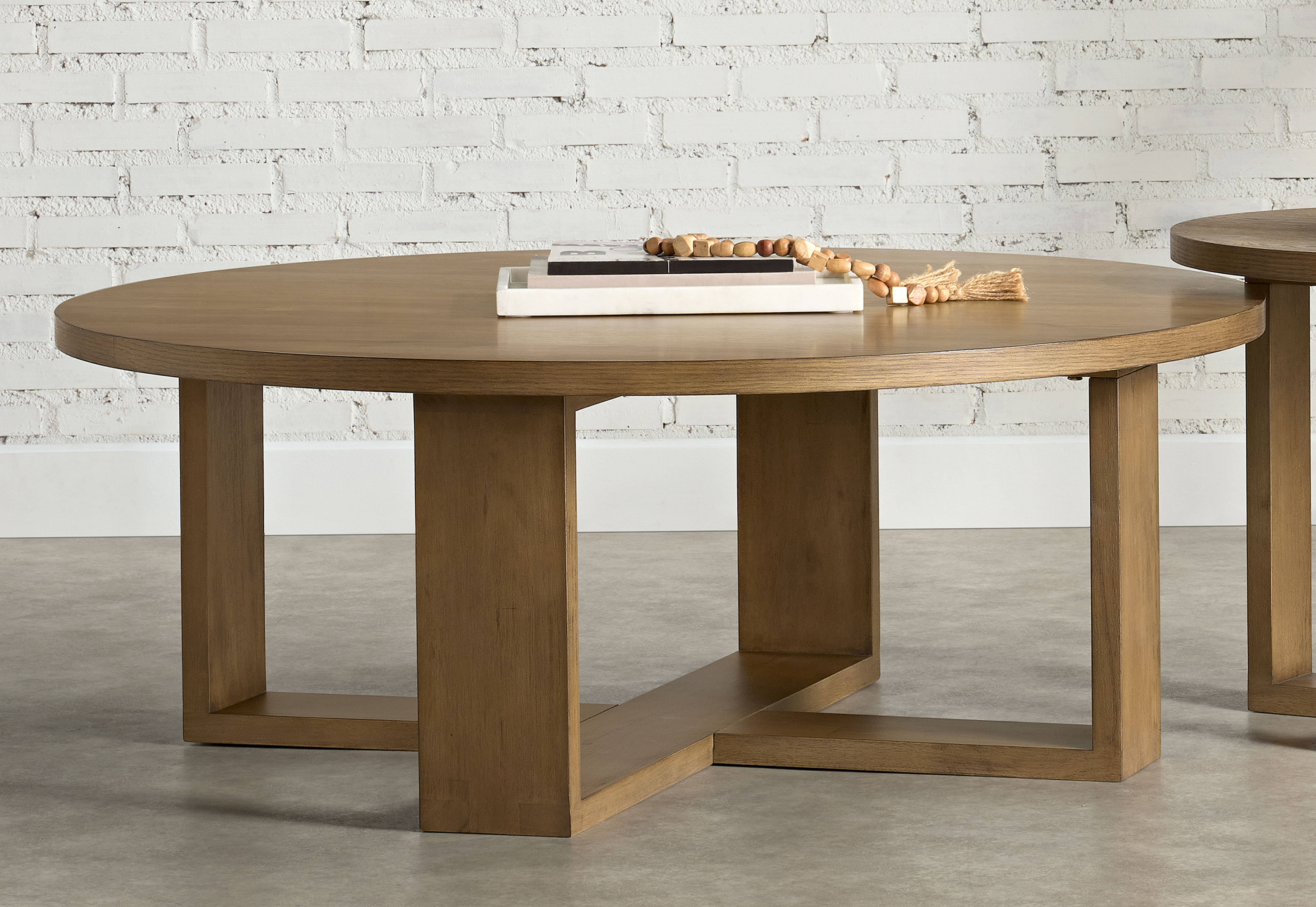 WALNUT KADEN Round Coffee Table